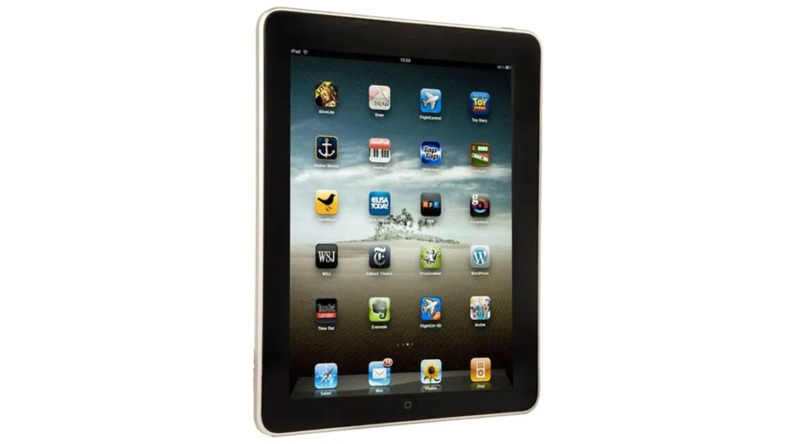 15 Most Iconic Apple Products of All Time That Revolutionized Tech ...