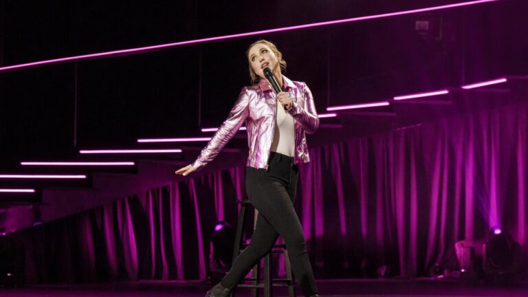 These 12 Female Stand-Up Comedies on Netflix Are Taking It to the Next ...